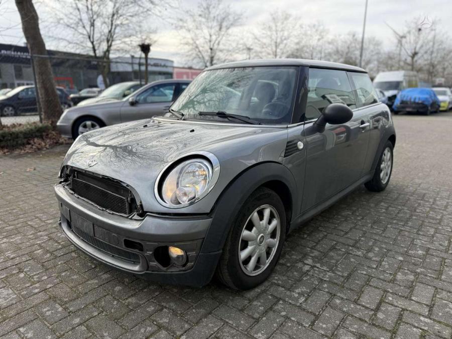 Pelēks MINI Cooper 2010 Kauņa, ar dzinēja tilpumu 1.60 L un nobraukumu 150 tūkst. km par 1950 €, foto 1 vietnē AUTOMOTO.COM.LV