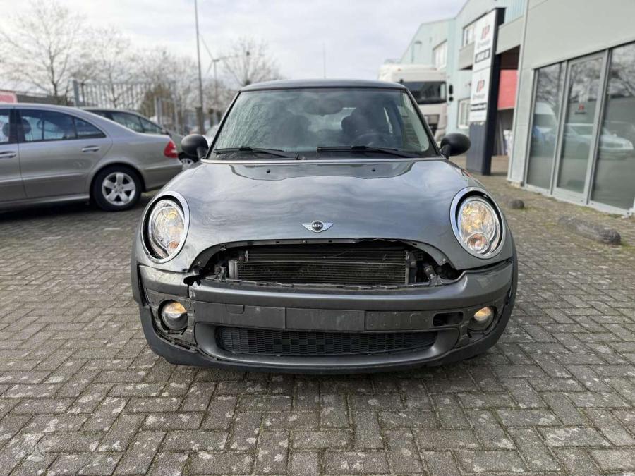 Pelēks MINI Cooper 2010 Kauņa, ar dzinēja tilpumu 1.60 L un nobraukumu 150 tūkst. km par 1950 €, foto 2 vietnē AUTOMOTO.COM.LV