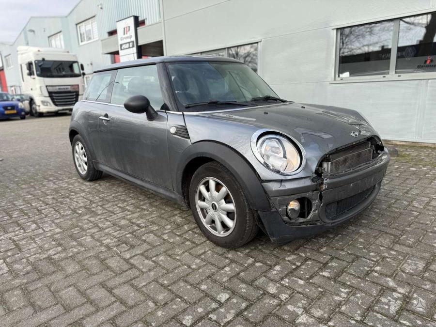 Pelēks MINI Cooper 2010 Kauņa, ar dzinēja tilpumu 1.60 L un nobraukumu 150 tūkst. km par 1950 €, foto 3 vietnē AUTOMOTO.COM.LV