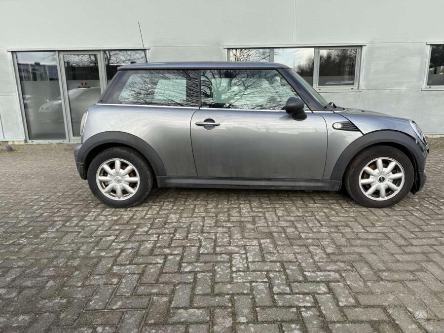 Pelēks MINI Cooper 2010 Kauņa, ar dzinēja tilpumu 1.60 L un nobraukumu 150 tūkst. km par 1950 €, foto 4 vietnē AUTOMOTO.COM.LV