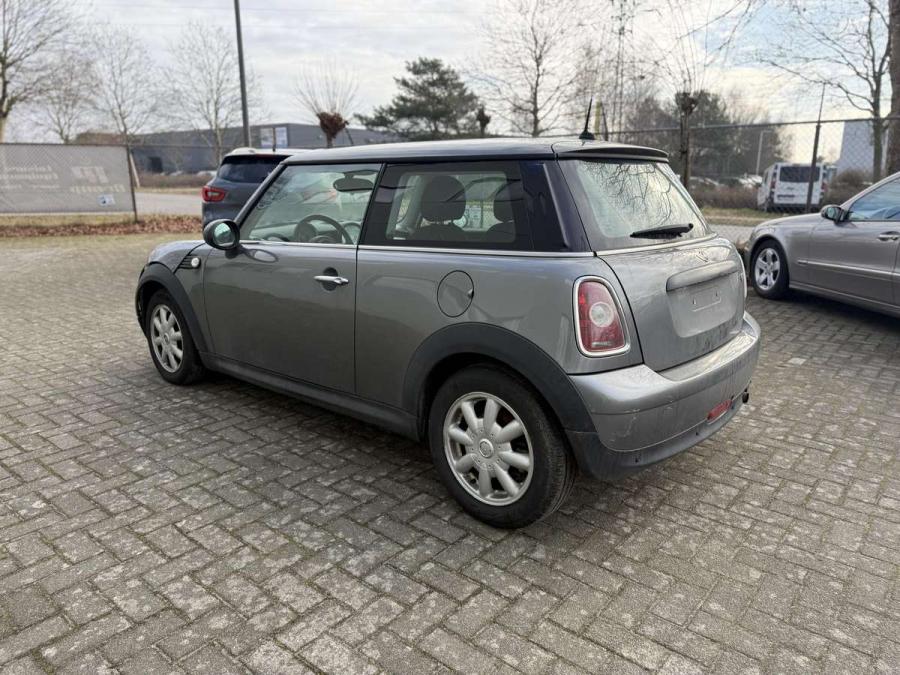 Pelēks MINI Cooper 2010 Kauņa, ar dzinēja tilpumu 1.60 L un nobraukumu 150 tūkst. km par 1950 €, foto 7 vietnē AUTOMOTO.COM.LV