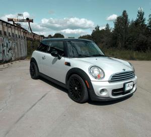 Grey MINI Cooper 2013 in Panevezys, with an engine capacity of 1.60 L and mileage of 124 thousand km for 3800 €, photo 4 on AUTOMOTO.COM.LV