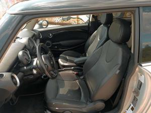 Grey MINI Cooper 2013 in Panevezys, with an engine capacity of 1.60 L and mileage of 124 thousand km for 3800 €, photo 8 on AUTOMOTO.COM.LV