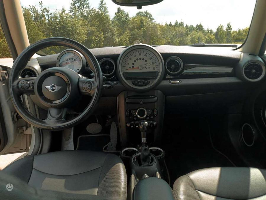 Grey MINI Cooper 2013 in Panevezys, with an engine capacity of 1.60 L and mileage of 124 thousand km for 3800 €, photo 10 on AUTOMOTO.COM.LV