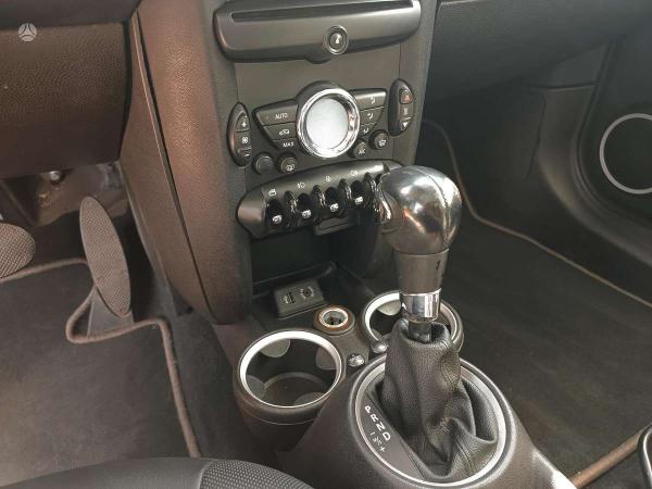 Grey MINI Cooper 2013 in Panevezys, with an engine capacity of 1.60 L and mileage of 124 thousand km for 3800 €, photo 10 on AUTOMOTO.COM.LV