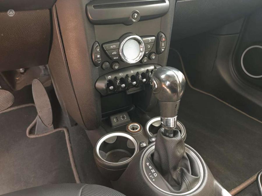 Grey MINI Cooper 2013 in Panevezys, with an engine capacity of 1.60 L and mileage of 124 thousand km for 3800 €, photo 11 on AUTOMOTO.COM.LV