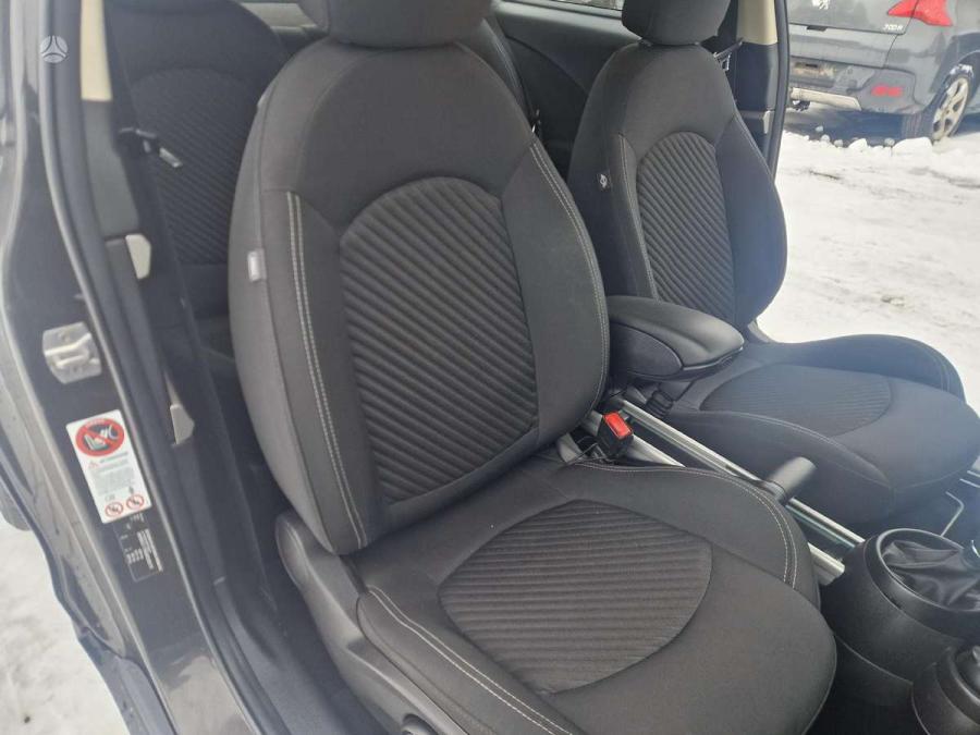 Grey MINI Cooper 2015 in Ukmerge, with an engine capacity of 2.00 L and mileage of 180 thousand km for 6850 €, photo 16 on AUTOMOTO.COM.LV