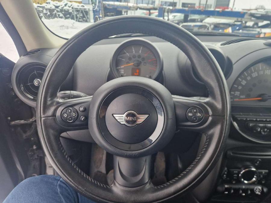 Grey MINI Cooper 2015 in Ukmerge, with an engine capacity of 2.00 L and mileage of 180 thousand km for 6850 €, photo 17 on AUTOMOTO.COM.LV
