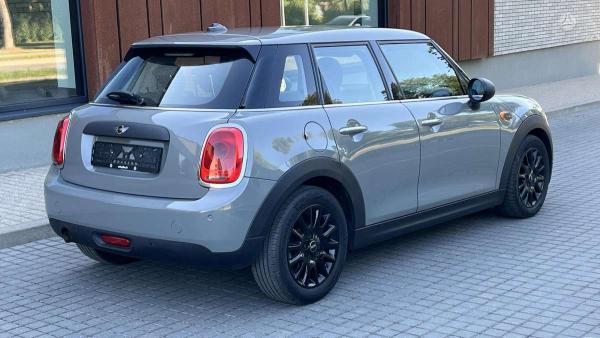 MINI Cooper 2016 in Ukmerge on AUTOMOTO.COM.LV Grey MINI Cooper 2016 in Ukmerge, with an engine capacity of 1.50 L and mileage of 240 thousand km for 5800 €, photo 5 on AUTOMOTO.COM.LV