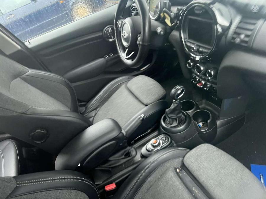 Pelēks MINI Cooper 2016 Tauragė, ar dzinēja tilpumu 1.50 L un nobraukumu 176 tūkst. km par 5800 €, foto 12 vietnē AUTOMOTO.COM.LV