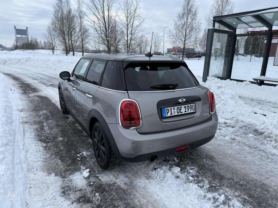 Pelēks MINI Cooper 2017 Telšiai, ar dzinēja tilpumu 1.50 L un nobraukumu 57 tūkst. km par 12500 €, foto 4 vietnē AUTOMOTO.COM.LV