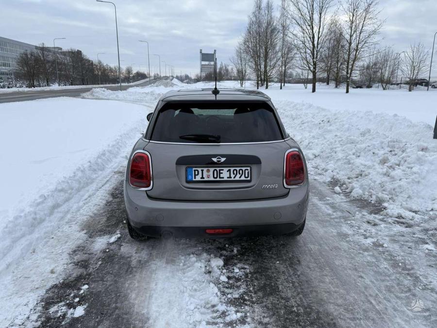 Pelēks MINI Cooper 2017 Telšiai, ar dzinēja tilpumu 1.50 L un nobraukumu 57 tūkst. km par 12500 €, foto 5 vietnē AUTOMOTO.COM.LV