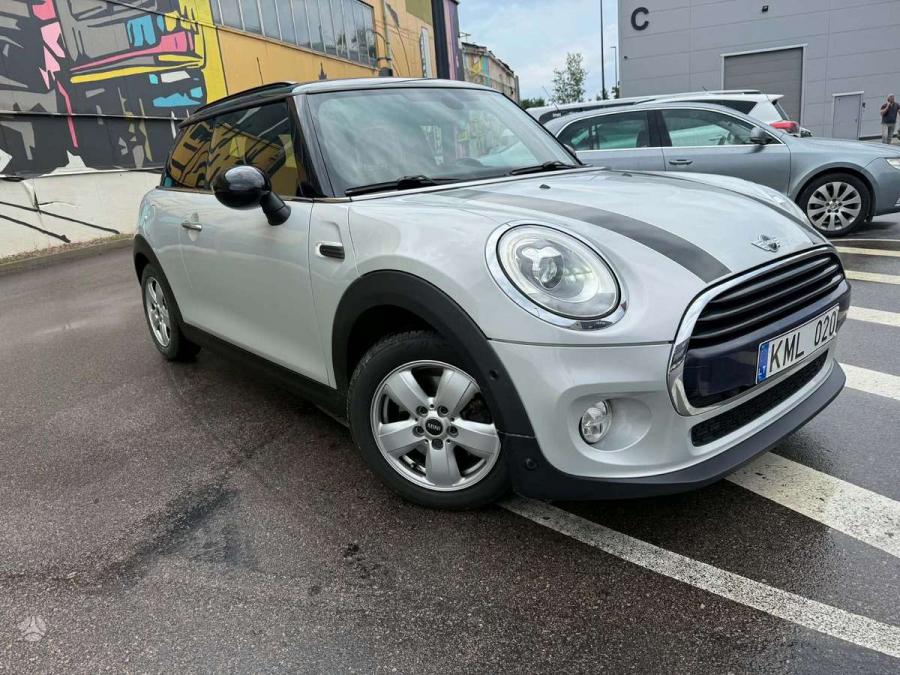 Grey MINI Cooper 2017 in Vilnius, with an engine capacity of 1.50 L and mileage of 87 thousand km for 9800 €, photo 5 on AUTOMOTO.COM.LV