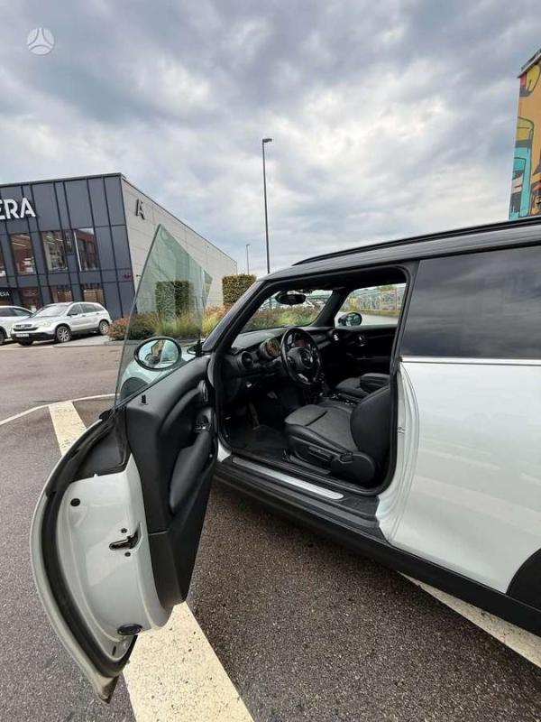 Grey MINI Cooper 2017 in Vilnius, with an engine capacity of 1.50 L and mileage of 87 thousand km for 9800 €, photo 7 on AUTOMOTO.COM.LV
