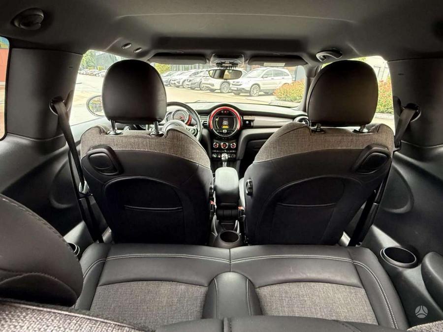 Grey MINI Cooper 2017 in Vilnius, with an engine capacity of 1.50 L and mileage of 87 thousand km for 9800 €, photo 10 on AUTOMOTO.COM.LV
