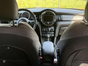 Grey MINI Cooper 2017 in Vilnius, with an engine capacity of 1.50 L and mileage of 87 thousand km for 9800 €, photo 15 on AUTOMOTO.COM.LV