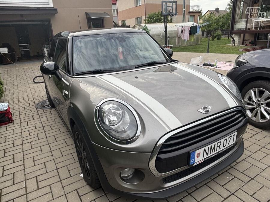 Grey MINI Cooper 2018 in Kaunas, with an engine capacity of 1.50 L and mileage of 212 thousand km for 9950 €, photo 1 on AUTOMOTO.COM.LV