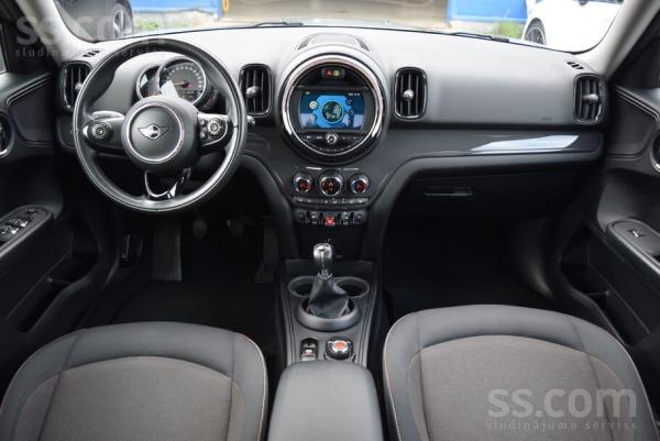 Grey MINI Cooper 2019 in Riga, with an engine capacity of 1.50 L and mileage of 100 thousand km for 11500 €, photo 5 on AUTOMOTO.COM.LV