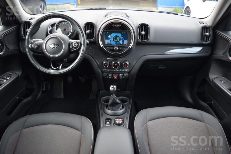 Grey MINI Cooper 2019 in Riga, with an engine capacity of 1.50 L and mileage of 100 thousand km for 11500 €, photo 5 on AUTOMOTO.COM.LV