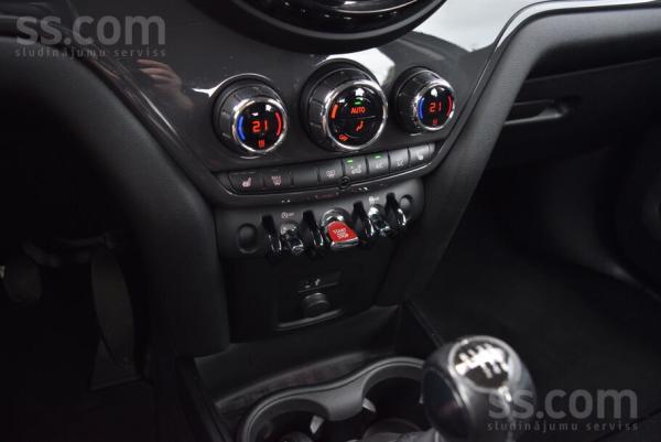 Grey MINI Cooper 2019 in Riga, with an engine capacity of 1.50 L and mileage of 100 thousand km for 11500 €, photo 7 on AUTOMOTO.COM.LV