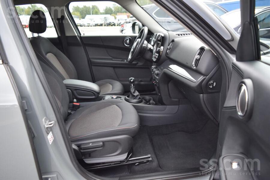 Grey MINI Cooper 2019 in Riga, with an engine capacity of 1.50 L and mileage of 100 thousand km for 11500 €, photo 14 on AUTOMOTO.COM.LV