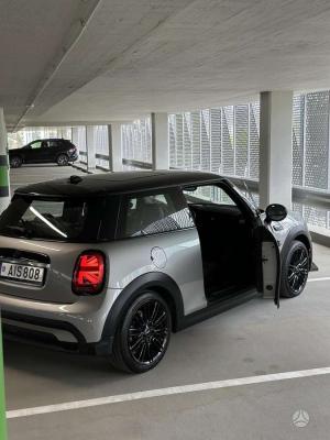 Pelēks MINI Cooper 2023 Viļņa, ar dzinēja tilpumu 1.50 L un nobraukumu 36 tūkst. km par 21200 €, foto 4 vietnē AUTOMOTO.COM.LV