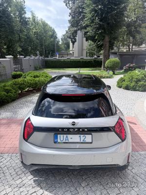 Grey MINI Cooper 2025 in Riga, with an engine capacity of 0.00 L and mileage of 7 thousand km for 28900 €, photo 5 on AUTOMOTO.COM.LV