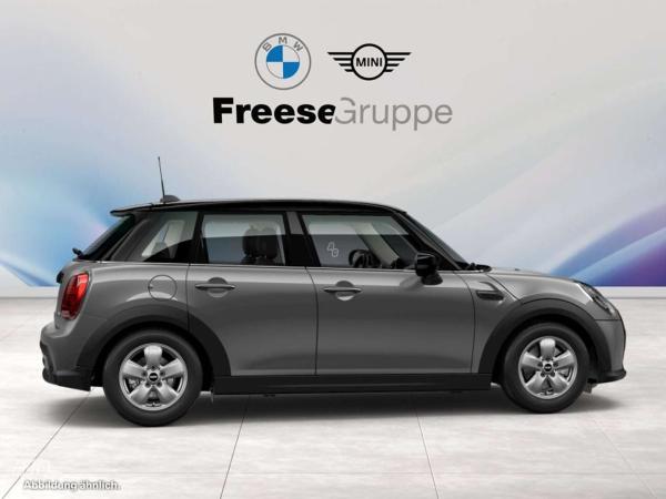 Grey MINI Cooper 2022 in Kaunas, with an engine capacity of 1.50 L and mileage of 43 thousand km for 21686 €, photo 8 on AUTOMOTO.COM.LV