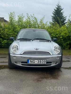 MINI Cooper 2005 Rīga, ar dzinēja tilpumu 1.60 L un nobraukumu 220 tūkst. km par 2700 €, foto  vietnē AUTOMOTO.COM.LV