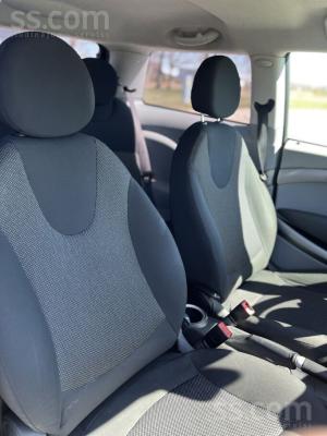 MINI Cooper 2007 in Riga, with an engine capacity of 1.60 L and mileage of 181 thousand km for 2400 €, photo 9 on AUTOMOTO.COM.LV