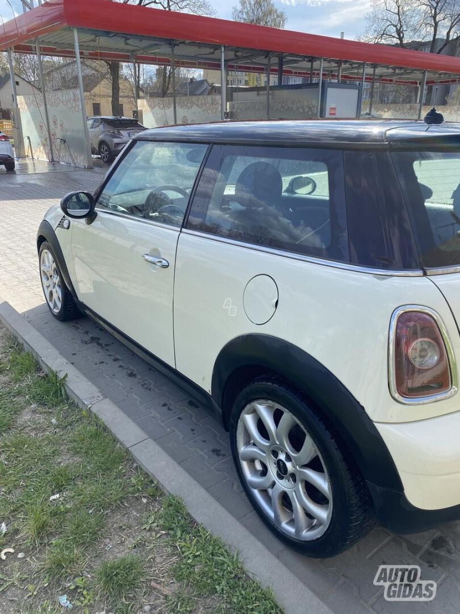 MINI Cooper 2008 in Vilnius, with an engine capacity of 1.60 L and mileage of 215 thousand km for 2500 €, photo 9 on AUTOMOTO.COM.LV