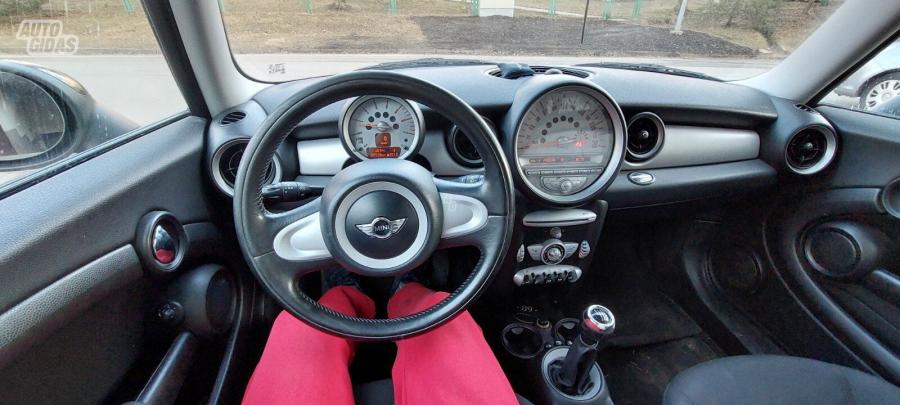 MINI Cooper 2009 Viļņa, ar dzinēja tilpumu 1.60 L un nobraukumu 287 tūkst. km par 2150 €, foto 9 vietnē AUTOMOTO.COM.LV