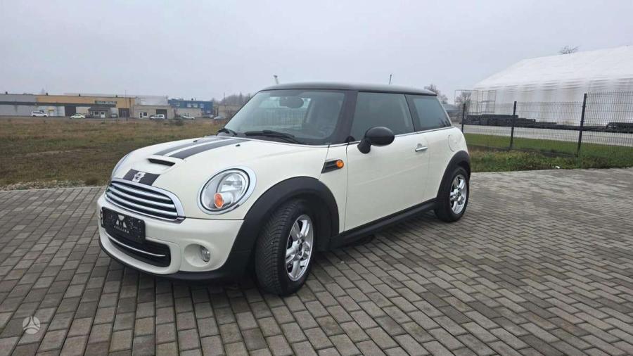 MINI Cooper 2013 in Siauliai, with an engine capacity of 1.60 L and mileage of 33 thousand km for 6600 €, photo 1 on AUTOMOTO.COM.LV
