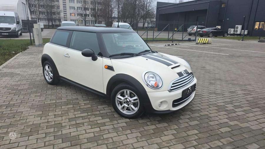 MINI Cooper 2013 in Siauliai, with an engine capacity of 1.60 L and mileage of 33 thousand km for 6600 €, photo 2 on AUTOMOTO.COM.LV