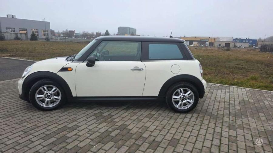 MINI Cooper 2013 in Siauliai, with an engine capacity of 1.60 L and mileage of 33 thousand km for 6600 €, photo 5 on AUTOMOTO.COM.LV