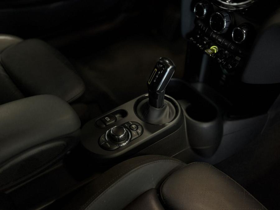 MINI Cooper 2021 in Klaipeda, with an engine capacity of 0.00 L and mileage of 34 thousand km for 17500 €, photo 6 on AUTOMOTO.COM.LV