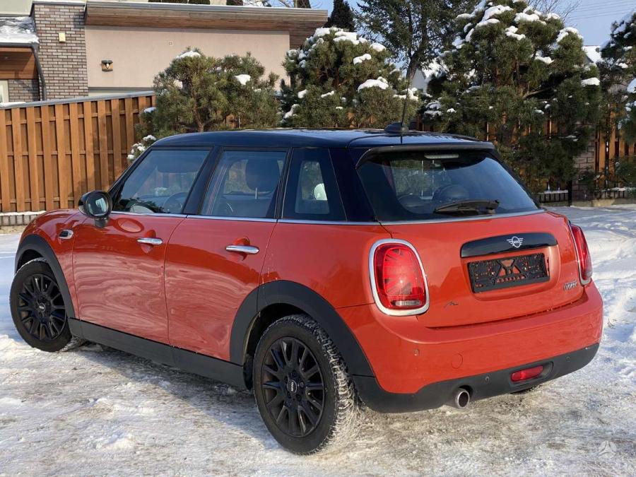 Orange MINI Cooper 2019 in Alytus, with an engine capacity of 1.50 L and mileage of 199 thousand km for 13900 €, photo 11 on AUTOMOTO.COM.LV