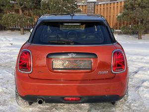 Orange MINI Cooper 2019 in Alytus, with an engine capacity of 1.50 L and mileage of 199 thousand km for 13900 €, photo 12 on AUTOMOTO.COM.LV