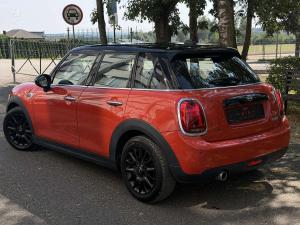 Oranžs MINI Cooper 2019 Alīta, ar dzinēja tilpumu 1.50 L un nobraukumu 199 tūkst. km par 10300 €, foto 6 vietnē AUTOMOTO.COM.LV