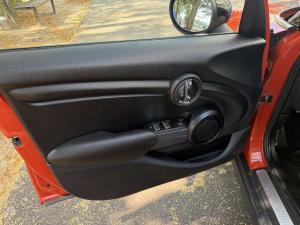 Oranžs MINI Cooper 2019 Alīta, ar dzinēja tilpumu 1.50 L un nobraukumu 199 tūkst. km par 10300 €, foto 19 vietnē AUTOMOTO.COM.LV