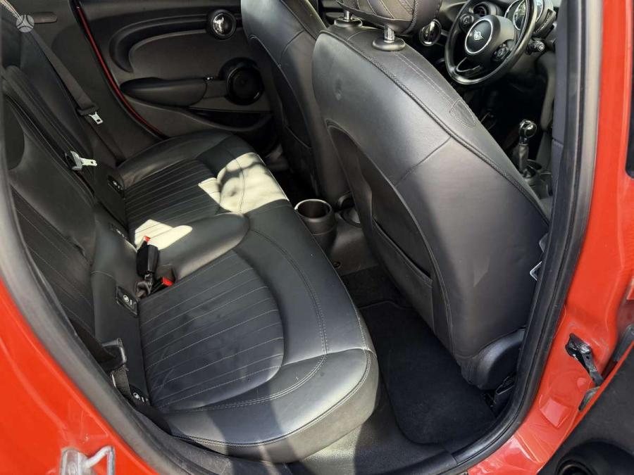 Oranžs MINI Cooper 2019 Alīta, ar dzinēja tilpumu 1.50 L un nobraukumu 199 tūkst. km par 10300 €, foto 25 vietnē AUTOMOTO.COM.LV