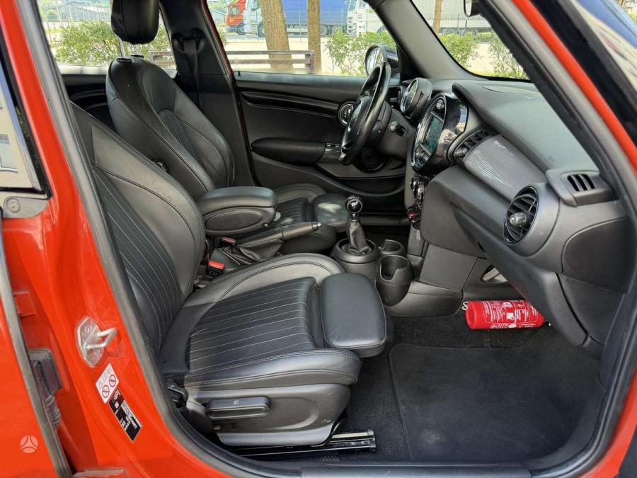 Oranžs MINI Cooper 2019 Alīta, ar dzinēja tilpumu 1.50 L un nobraukumu 199 tūkst. km par 10300 €, foto 26 vietnē AUTOMOTO.COM.LV