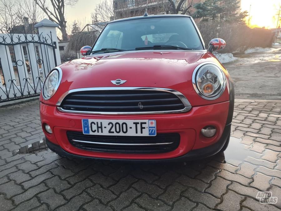Red MINI Cooper 2012 in Panevezys, with an engine capacity of 1.60 L and mileage of 242 thousand km for 4250 €, photo 3 on AUTOMOTO.COM.LV