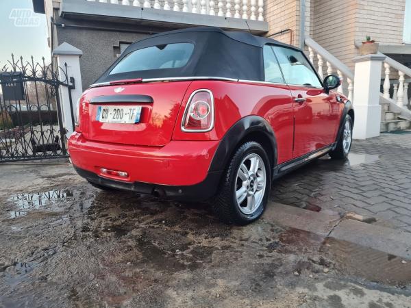 Red MINI Cooper 2012 in Panevezys, with an engine capacity of 1.60 L and mileage of 242 thousand km for 4250 €, photo 6 on AUTOMOTO.COM.LV