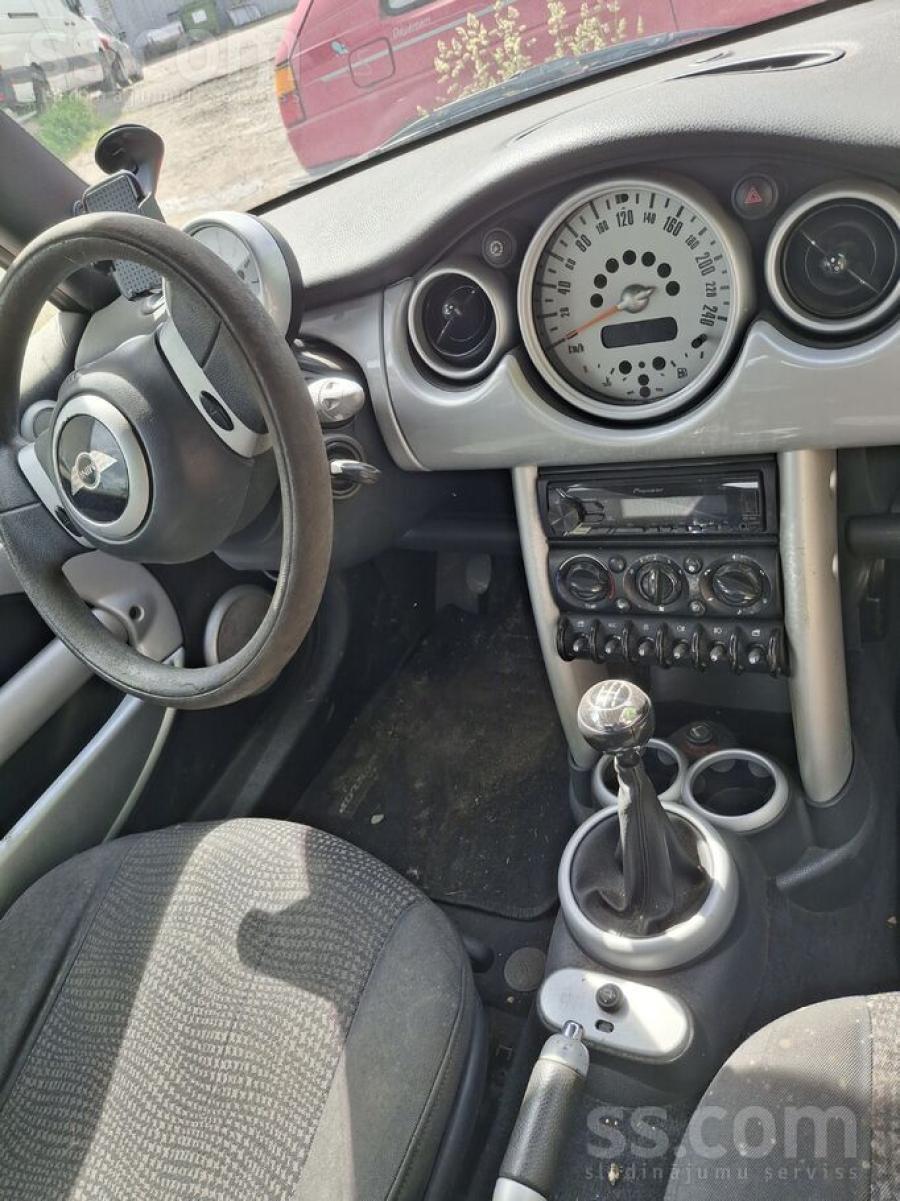 Sarkans MINI Cooper 2002 Rīga, ar dzinēja tilpumu 1.60 L un nobraukumu 280 tūkst. km par 990 €, foto 8 vietnē AUTOMOTO.COM.LV