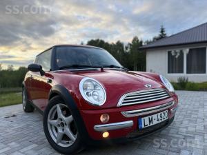 Red MINI Cooper 2002 in Cesis, with an engine capacity of 1.60 L and mileage of 268 thousand km for 1300 €, photo 5 on AUTOMOTO.COM.LV