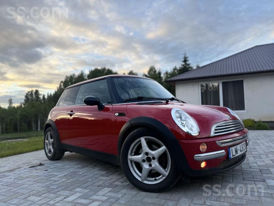 Red MINI Cooper 2002 in Cesis, with an engine capacity of 1.60 L and mileage of 268 thousand km for 1300 €, photo 6 on AUTOMOTO.COM.LV