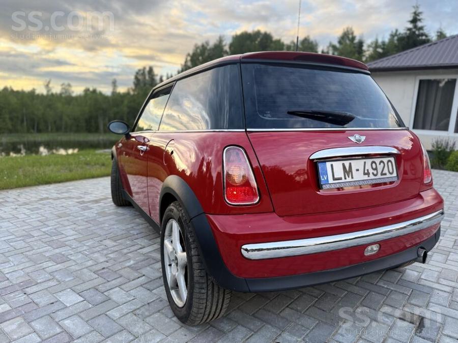 Red MINI Cooper 2002 in Cesis, with an engine capacity of 1.60 L and mileage of 268 thousand km for 1300 €, photo 7 on AUTOMOTO.COM.LV