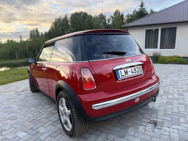 Sarkans MINI Cooper 2002 Cēsis, ar dzinēja tilpumu 1.60 L un nobraukumu 268 tūkst. km par 1300 €, foto 7 vietnē AUTOMOTO.COM.LV