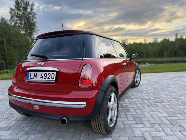 Sarkans MINI Cooper 2002 Cēsis, ar dzinēja tilpumu 1.60 L un nobraukumu 268 tūkst. km par 1300 €, foto 9 vietnē AUTOMOTO.COM.LV
